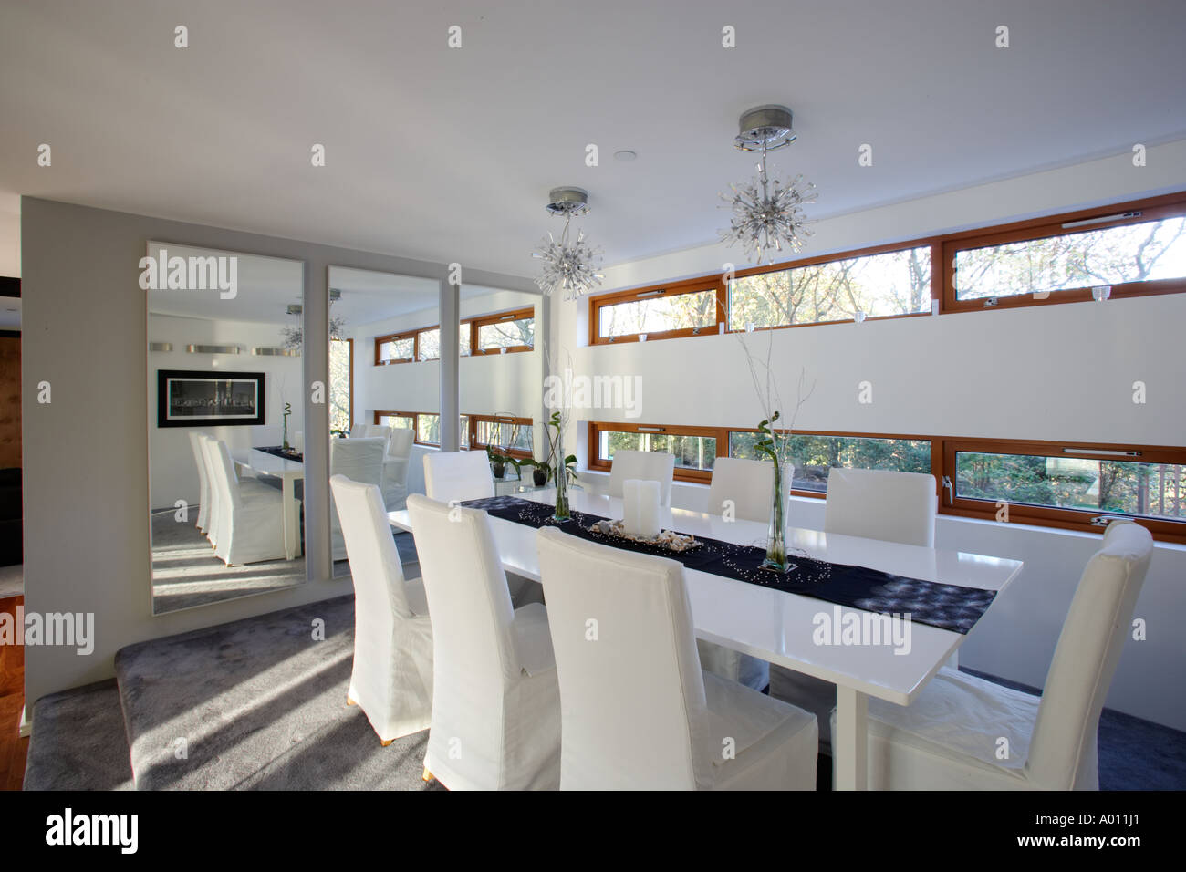 modern house dining room Stock Photo - Alamy