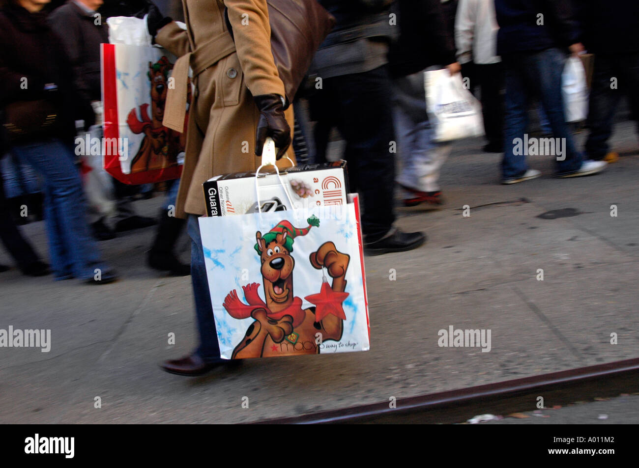 Frantic shoppers hi-res stock photography and images - Alamy