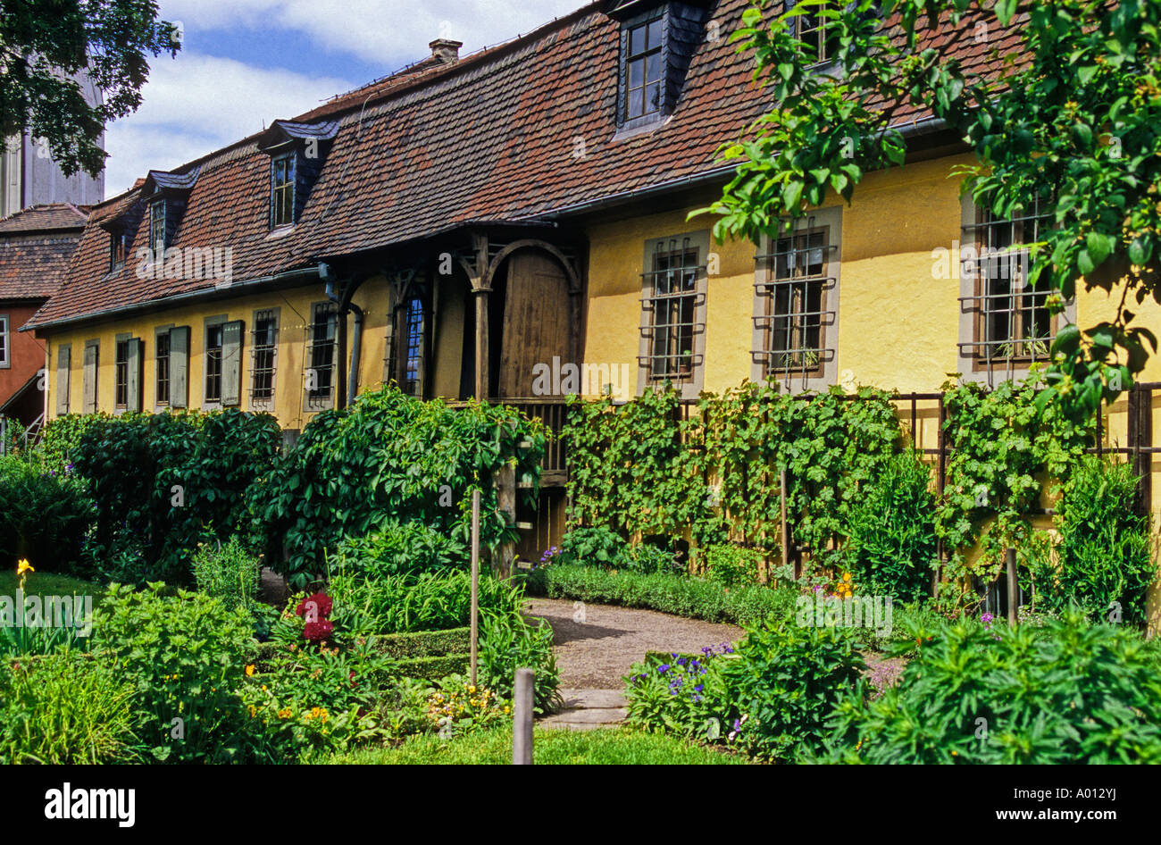 GARDEN AND HOUSE GOETHE HOUSE GERMANY Stock Photo - Alamy
