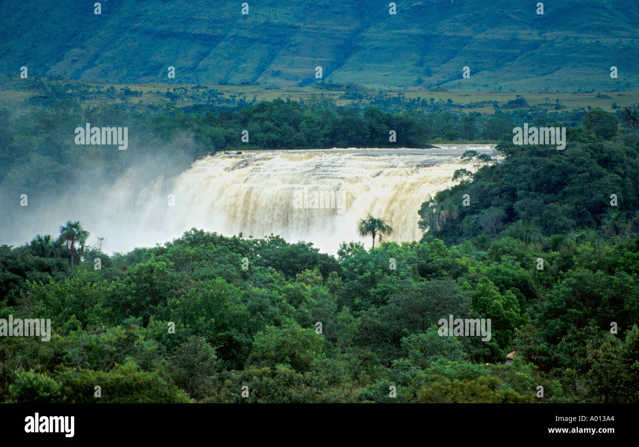 Angel falls amazon jungle venezuela hi-res stock photography and images ...
