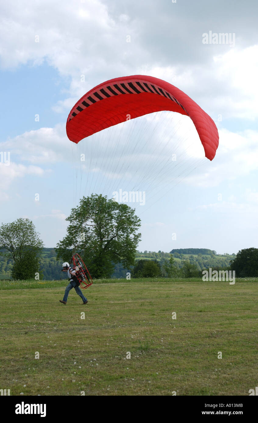 paramotorist taking off Stock Photo - Alamy