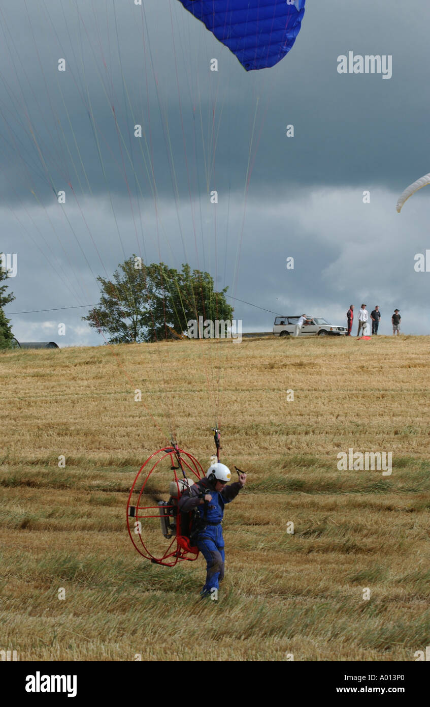 paramotorist taking off Stock Photo - Alamy