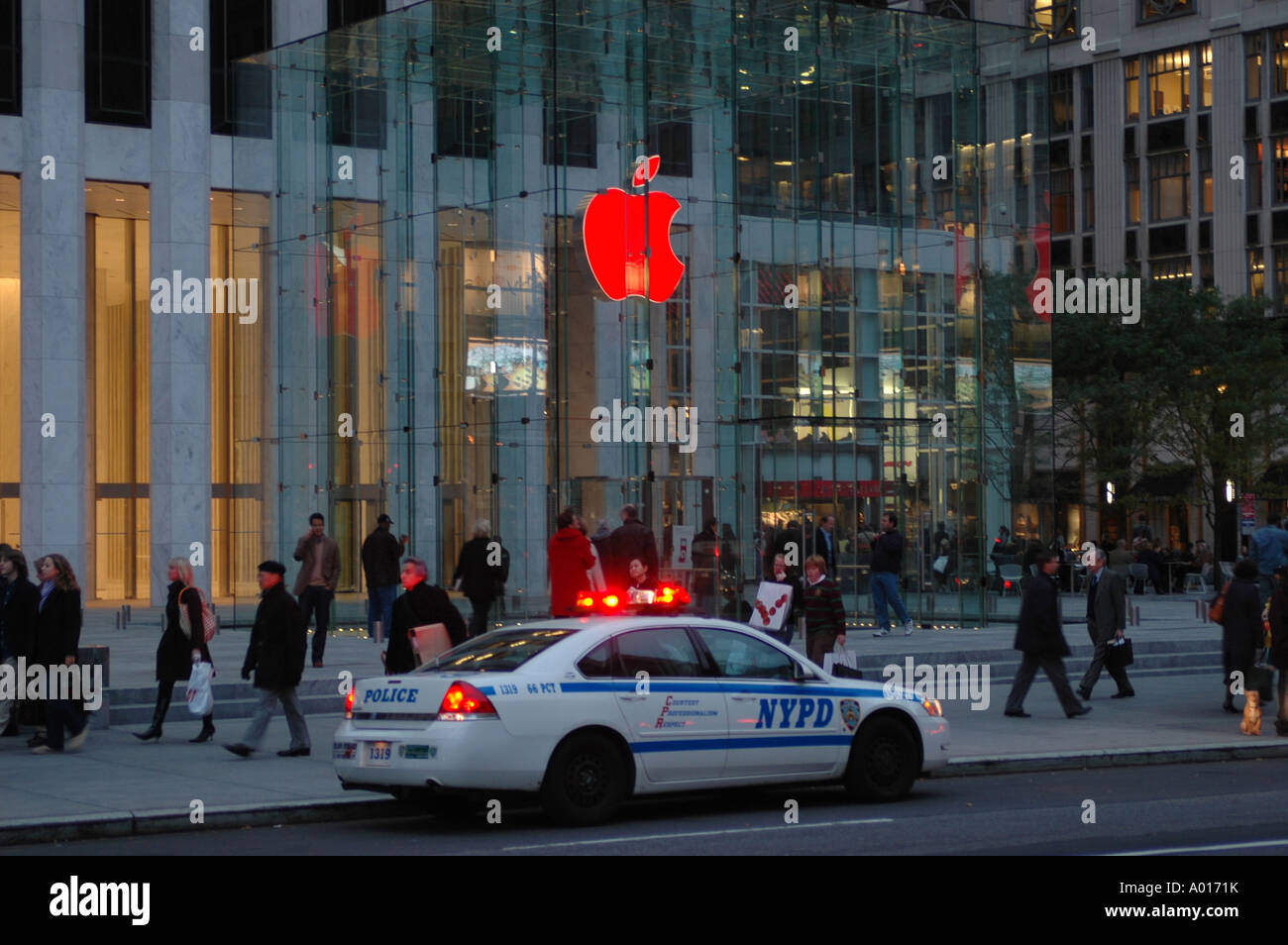 NYC Newly open Apple computer store in Manhattan change the logo to red ...