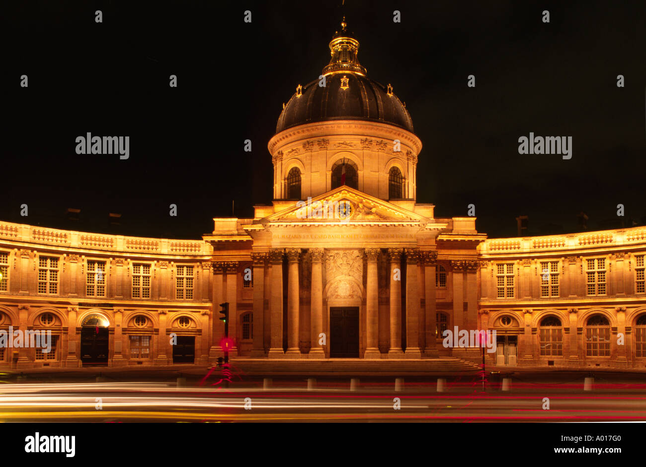 Night shot paris hi-res stock photography and images - Alamy