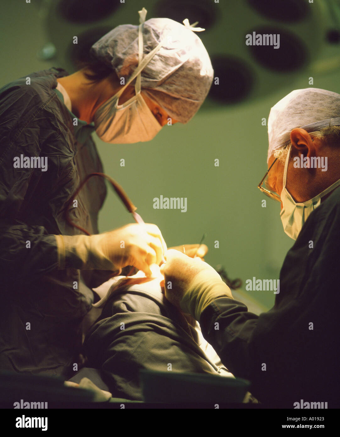 Surgeons Medical operation surgeons restructuring face damaged in crash ...