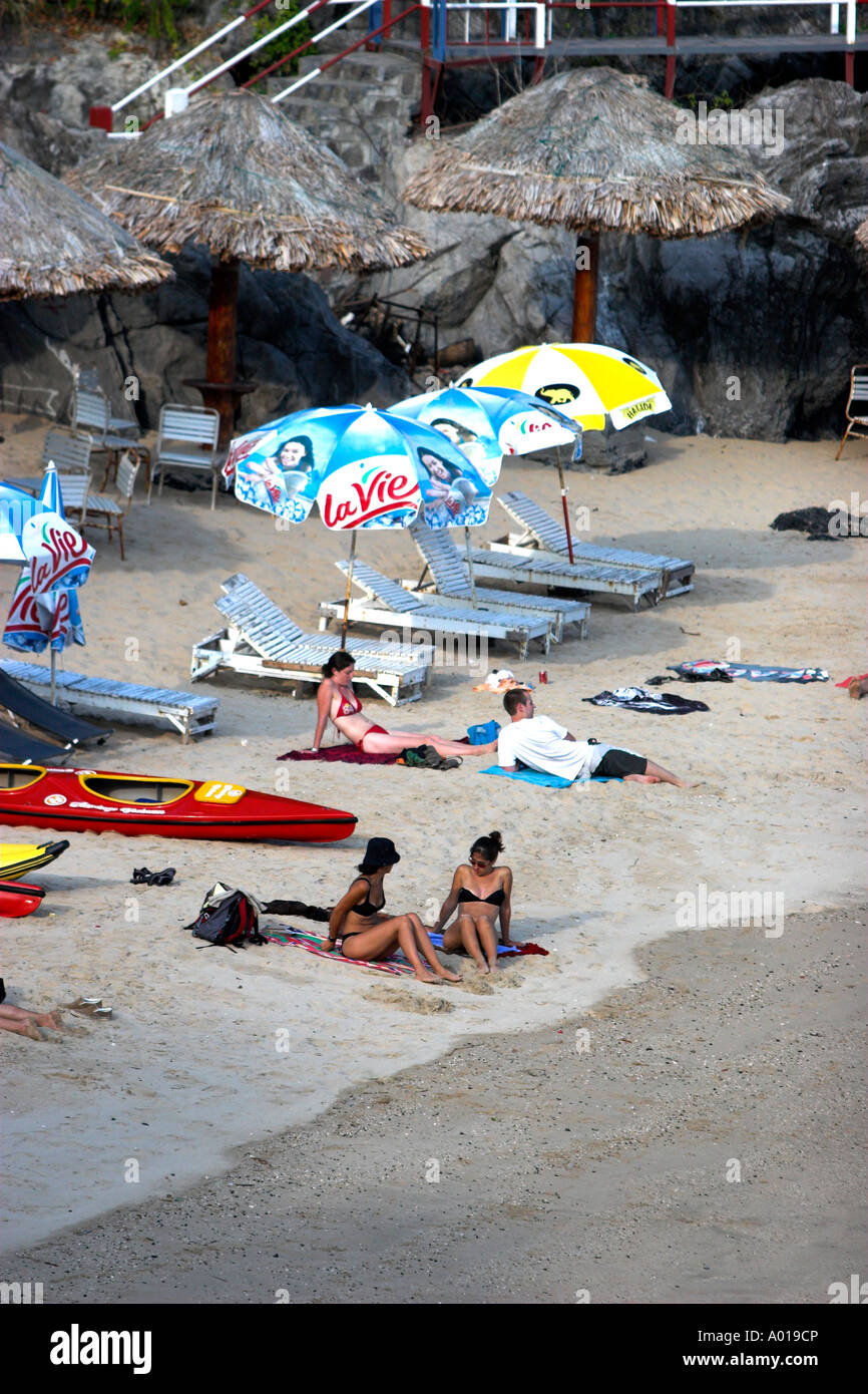 Cat Co 1 tropical beach Cat Ba Island Vietnam Stock Photo - Alamy