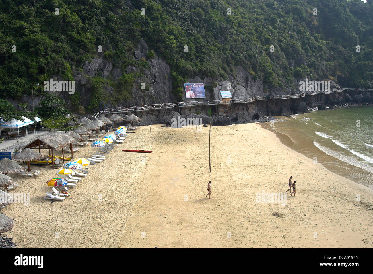 Cat Co 1 pleasant tropical beach Cat Ba Island Vietnam Stock Photo - Alamy