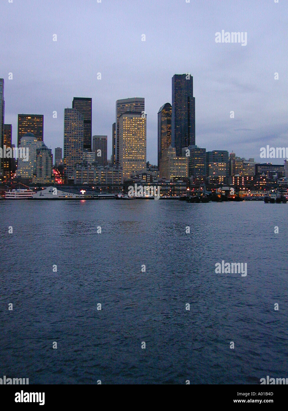 Seattle Washington skyline on a grey rainy day Stock Photo - Alamy