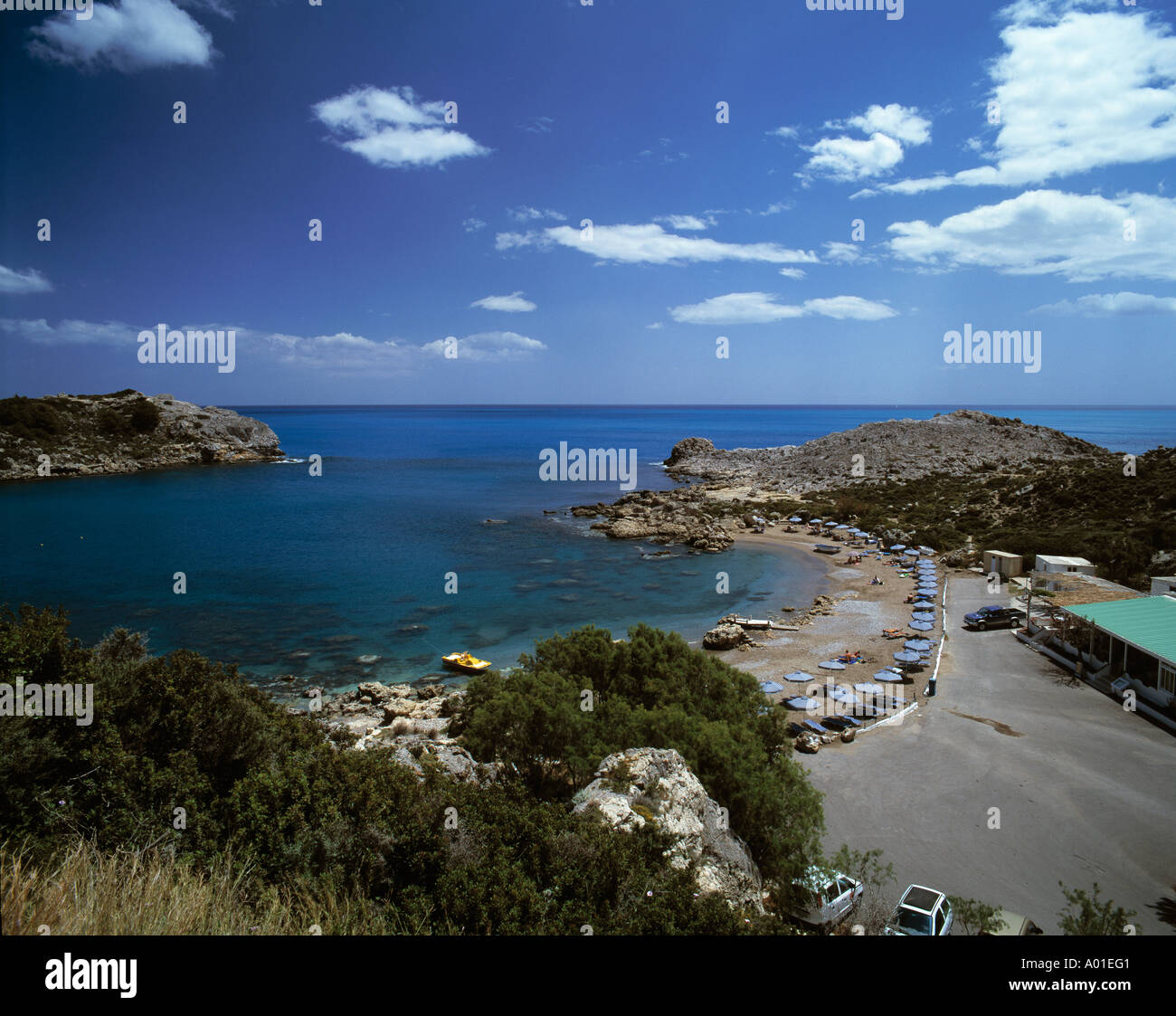 Ladiko-Bucht, Badebucht, Meeresbucht, Badestrand, Felsenkueste ...