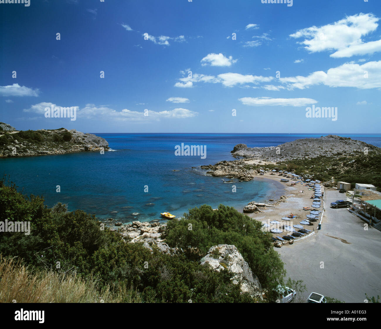 Ladiko-Bucht, Badebucht, Meeresbucht, Badestrand, Felsenkueste ...