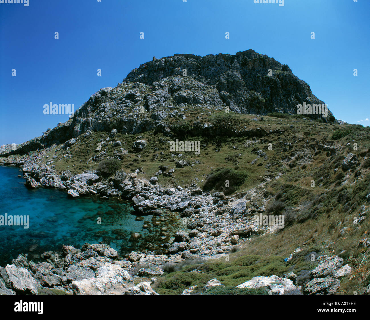Feraklos-Festung auf einem Felsenhuegel, Burgruine, Felsenkueste ...
