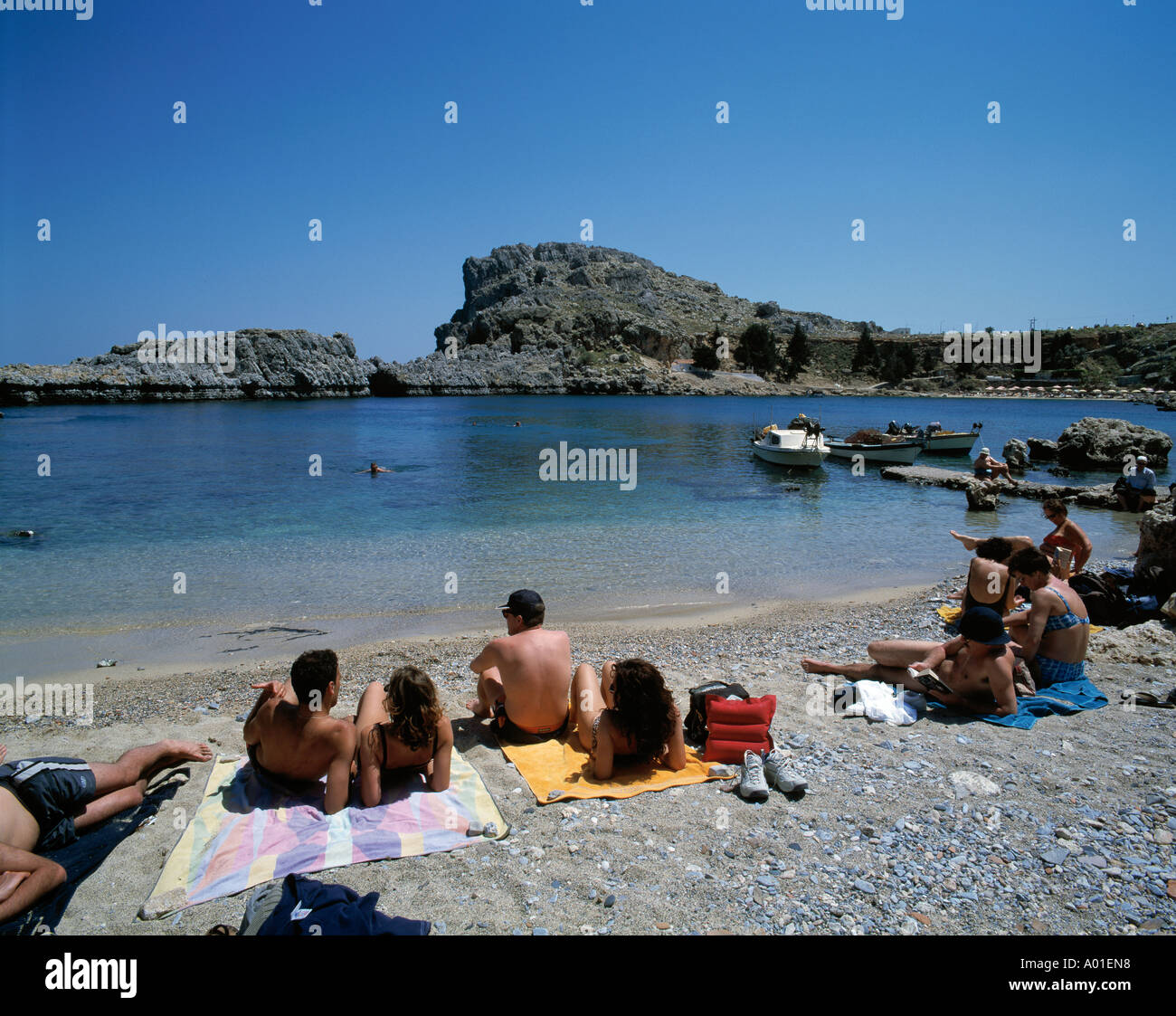 Greece, Rhodes, Dodecanese, GR-Lindos, people on a bathing beach ...