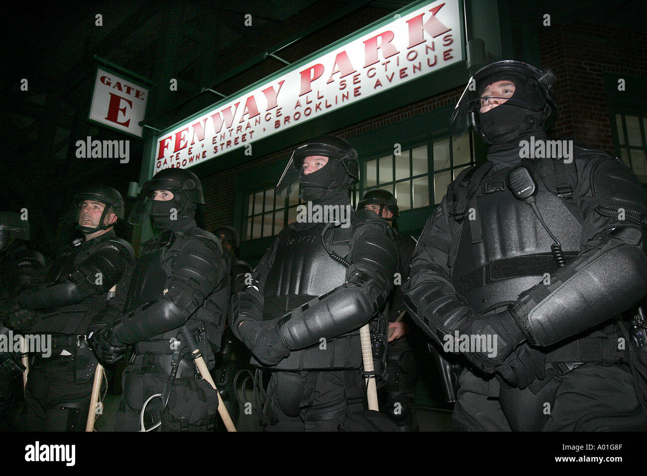 Police formation hi-res stock photography and images - Alamy
