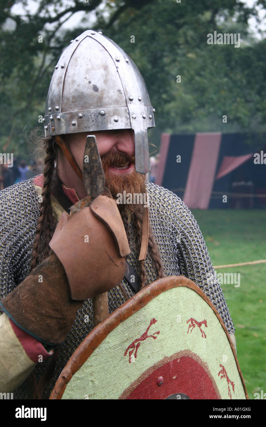 Battle of hastings 1066 troops hi-res stock photography and images - Alamy