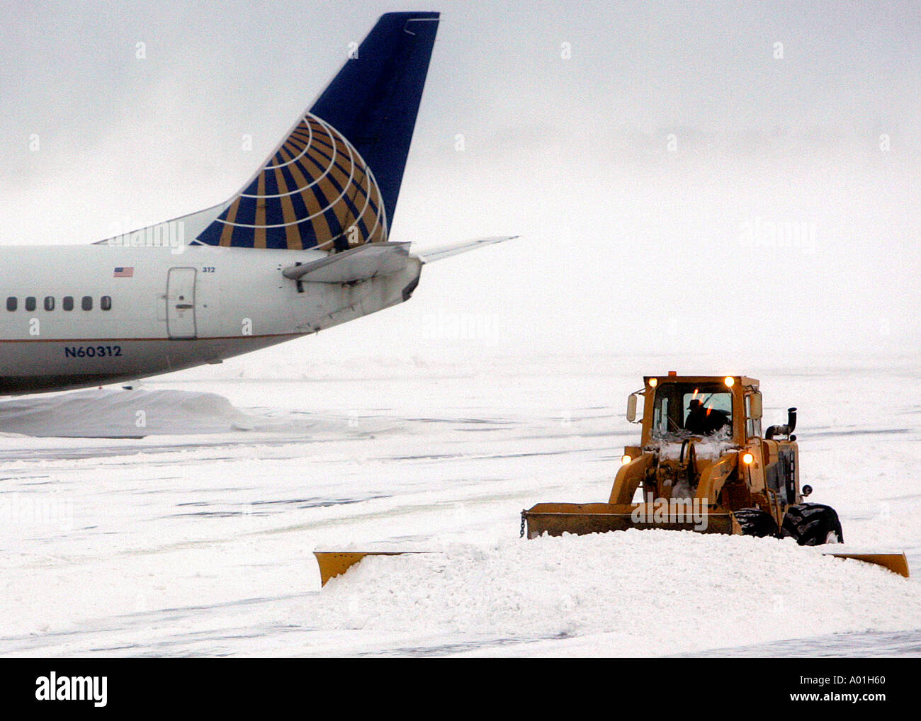 Logan airport snow hi-res stock photography and images - Alamy