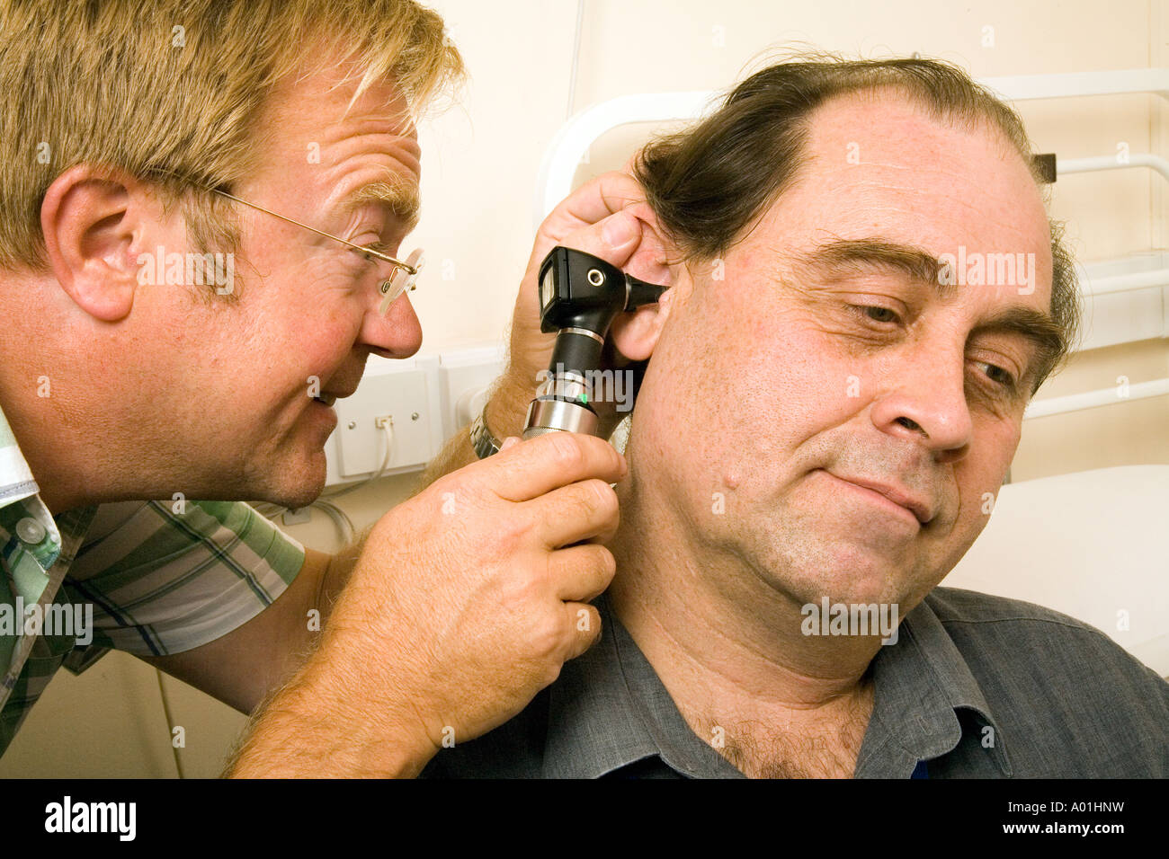 Auriscope hi-res stock photography and images - Alamy