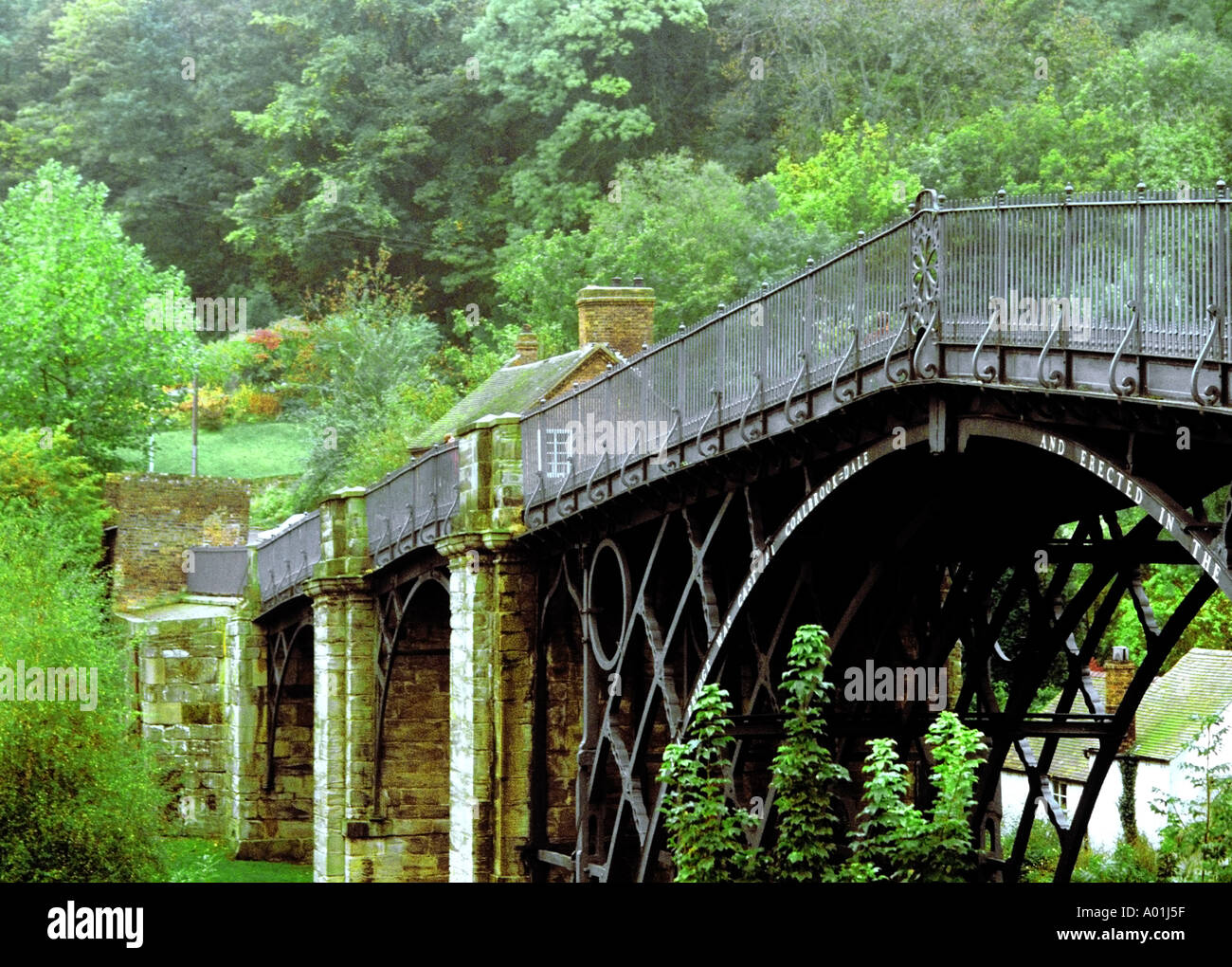 england shropshire the iron bridge over the river severn Stock Photo ...