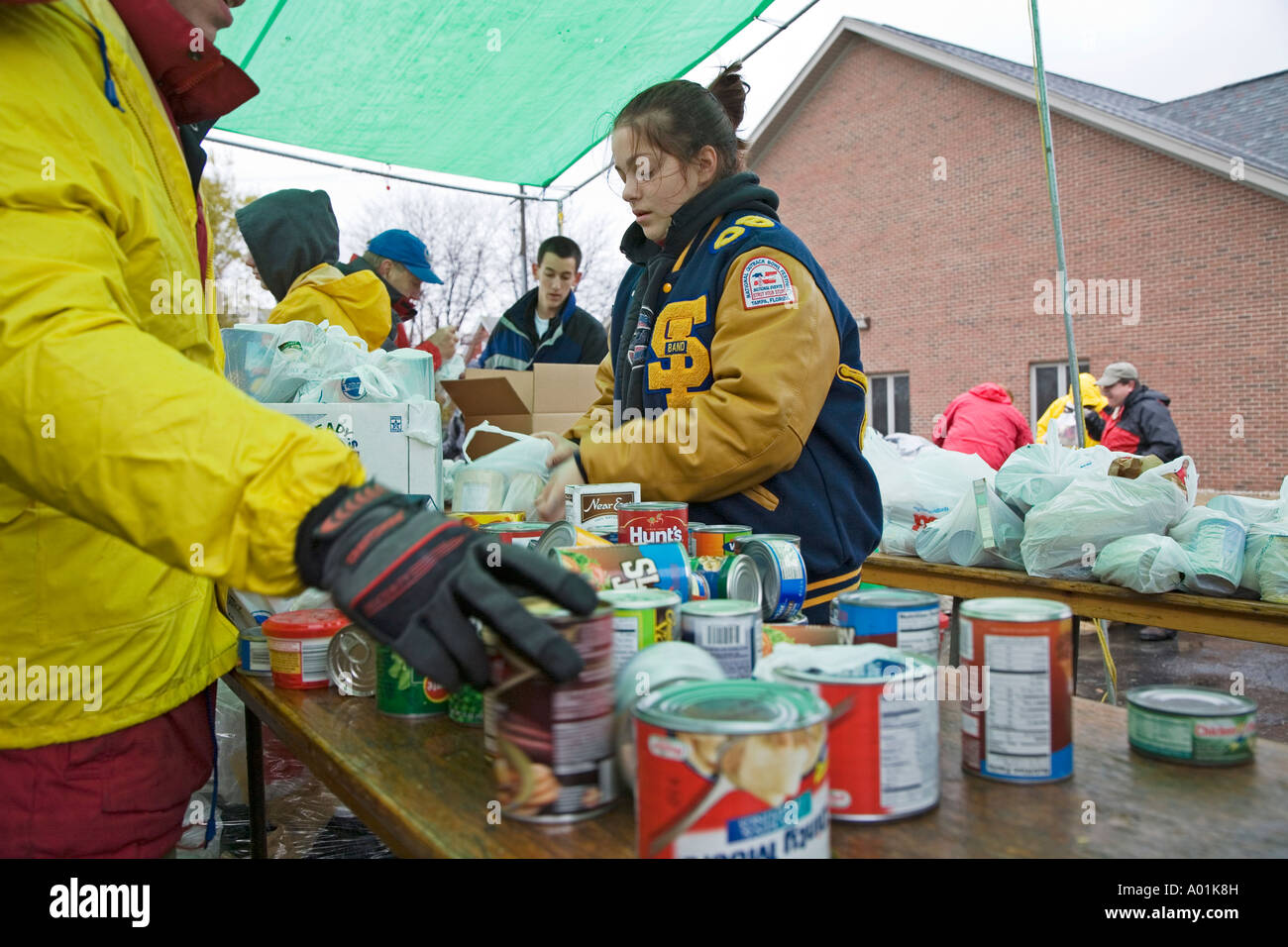 Food banks hi-res stock photography and images - Alamy