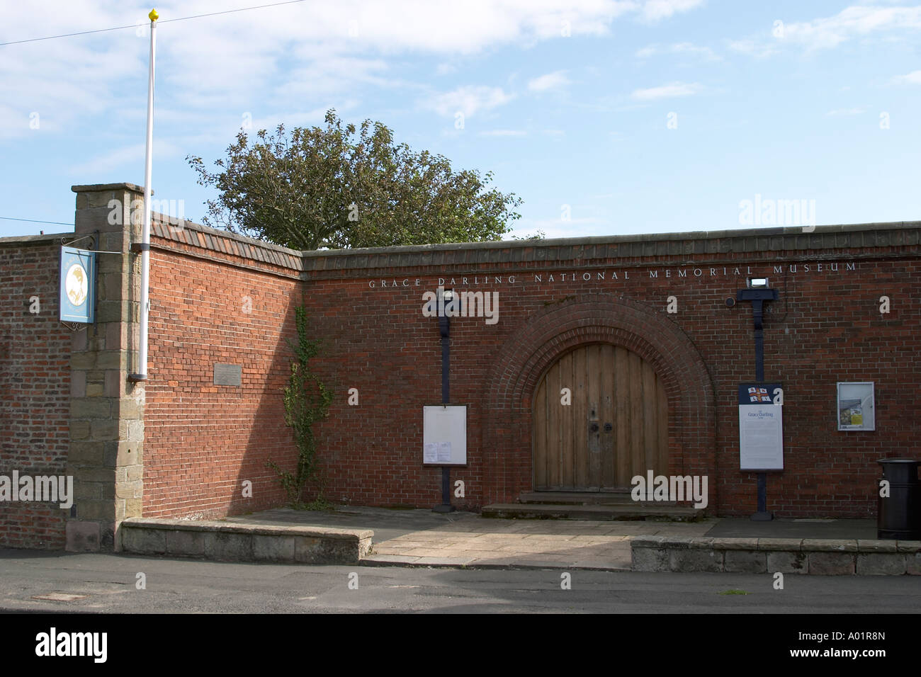 Grace Darling Memorial museum Stock Photo - Alamy