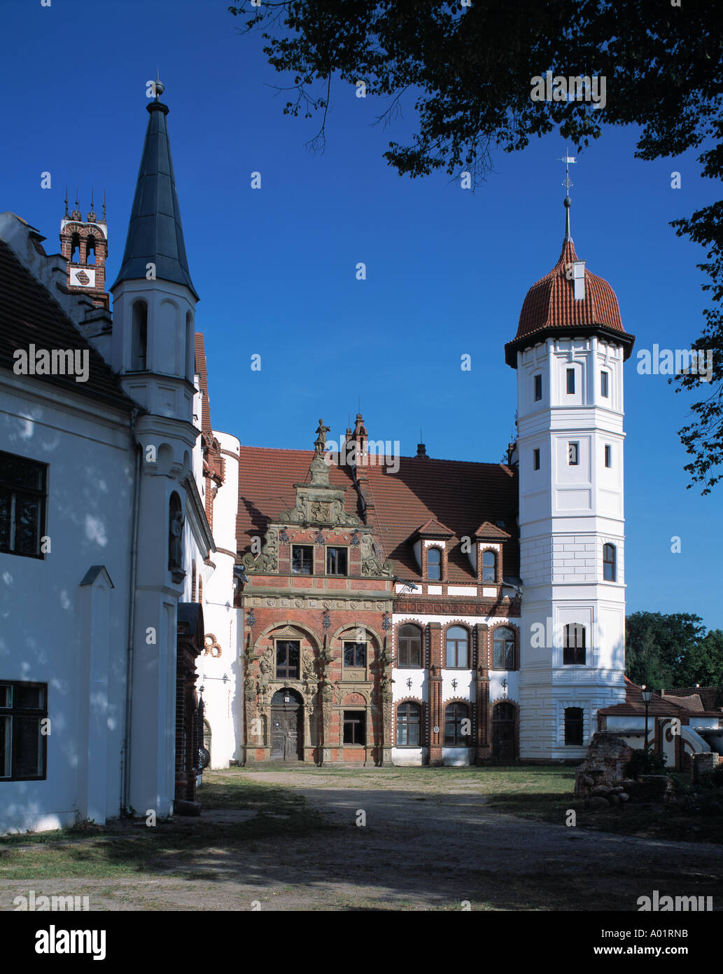 Schloss basedow castle mecklenburg germany hi-res stock photography and ...