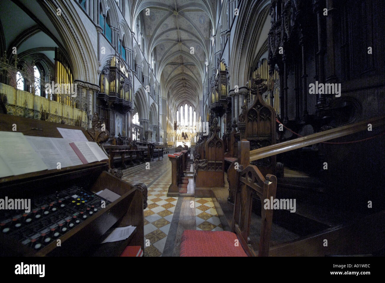 england worcestershire WORCESTER cathedral interior tomb Stock Photo - Alamy