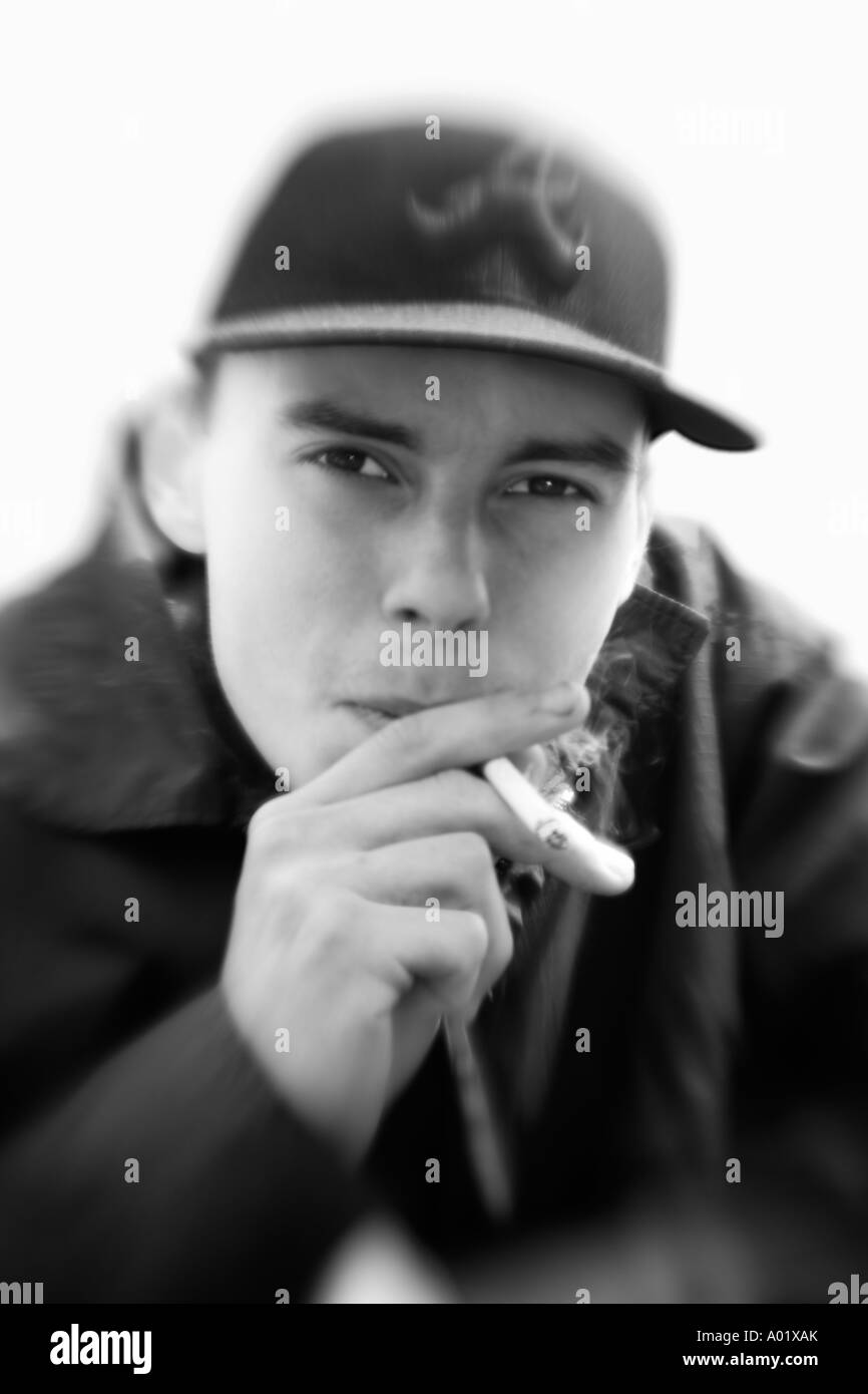 Smoking man black and white hi-res stock photography and images - Alamy