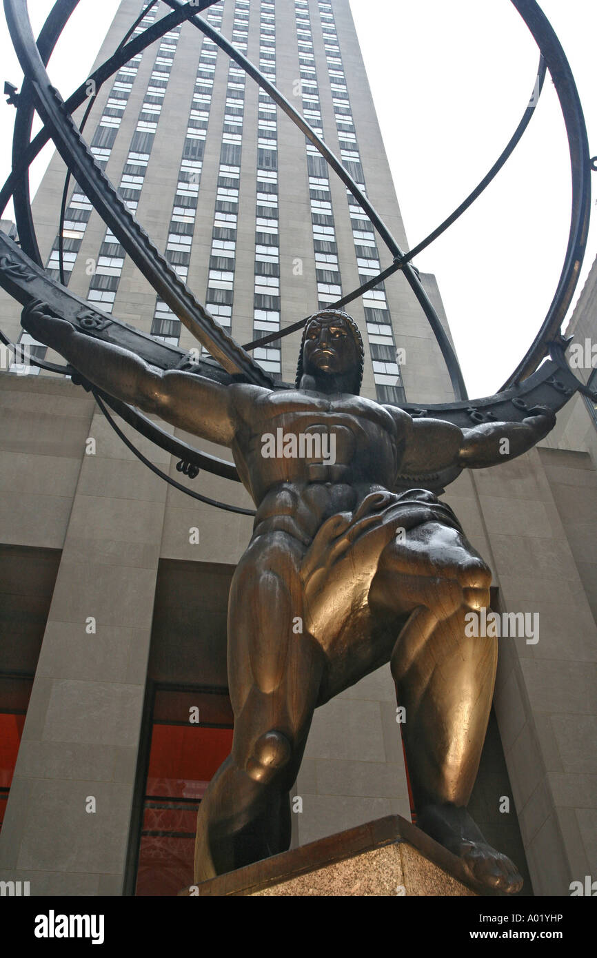 Atlas statue rockefeller plaza center new york city hi-res stock ...