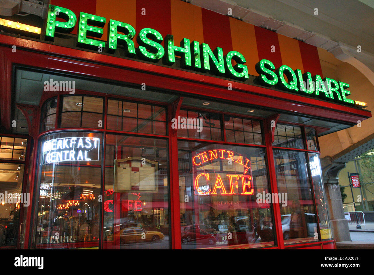 Pershing Square, Breakfast Cafe Stock Photo - Alamy