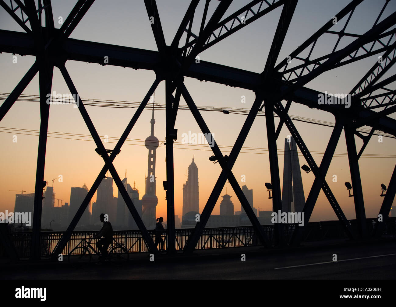 Sunrise over pudong skyline hi-res stock photography and images - Alamy