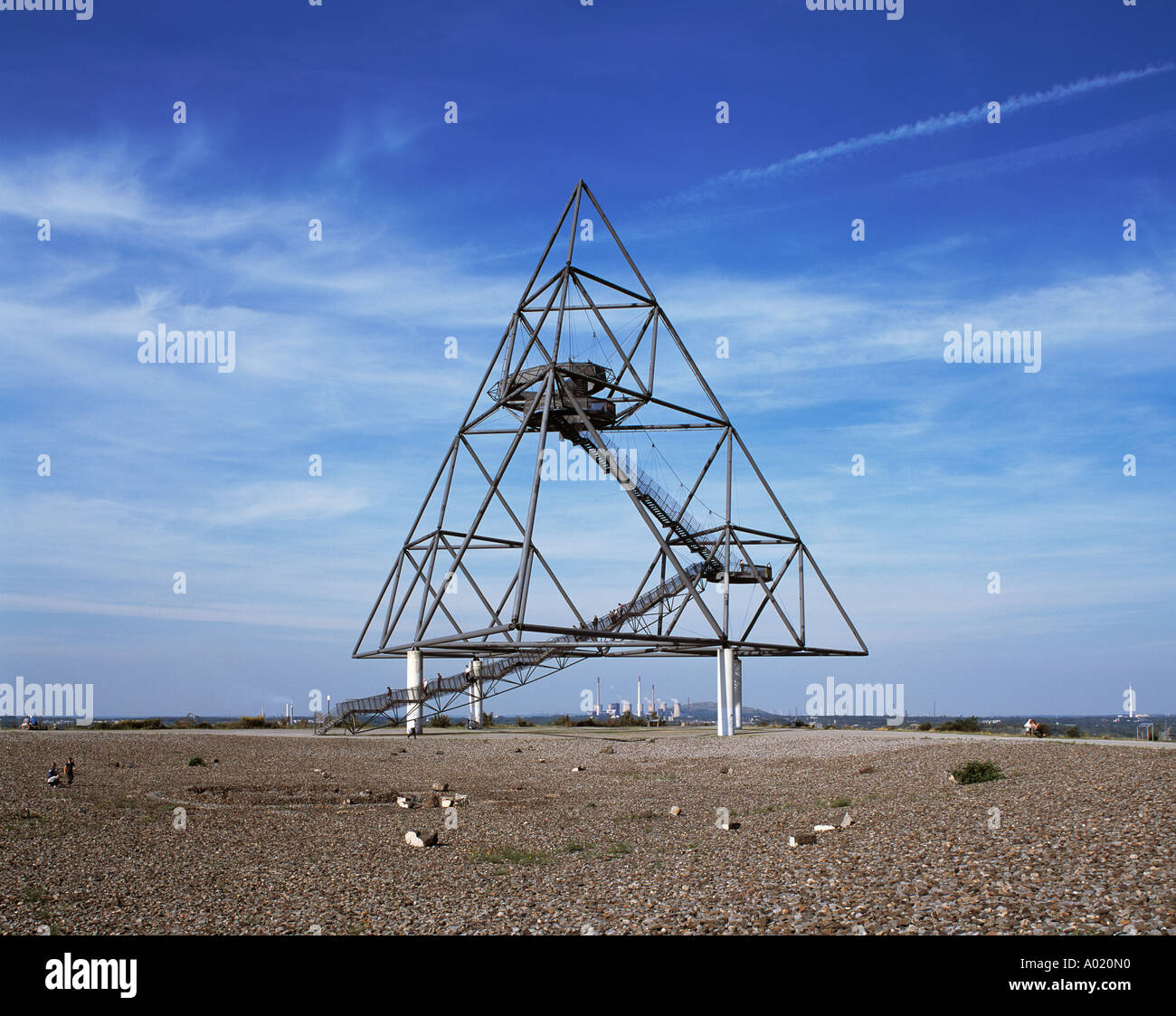 Tetraeder auf einer Bergehalde in Bottrop, Ruhrgebiet, Nordrhein ...