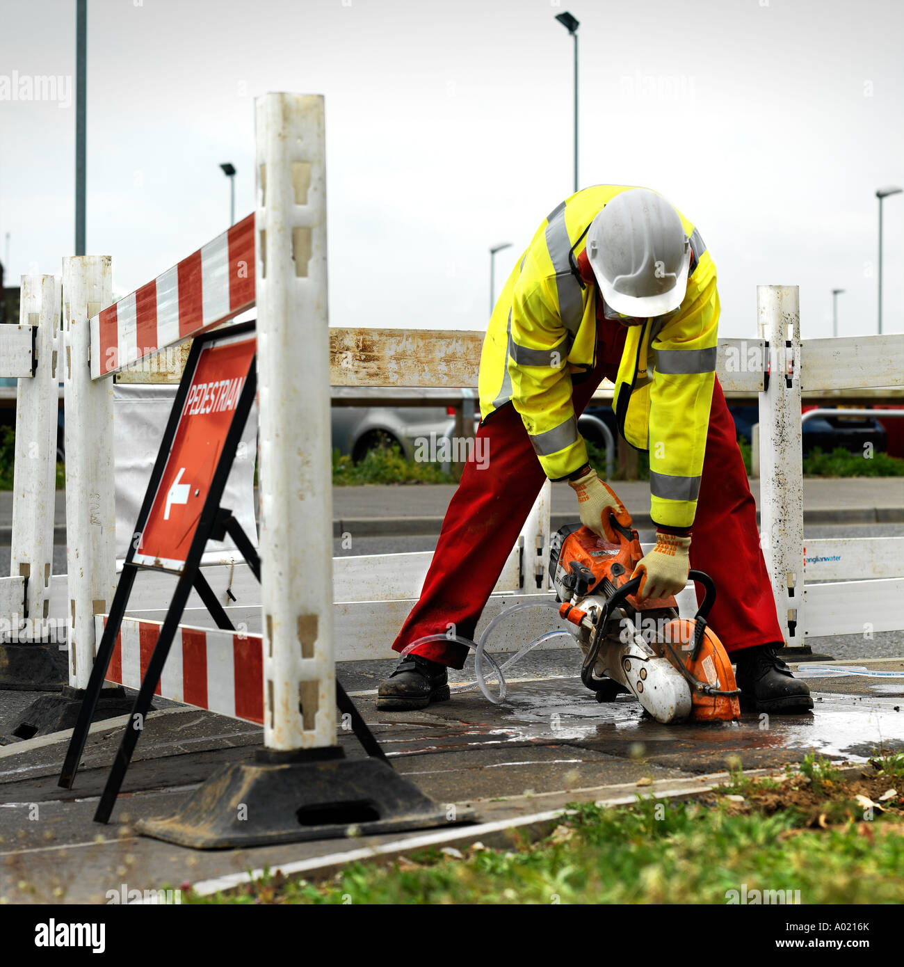Water engineer uses circular saw to cut through tarmac. No release ...