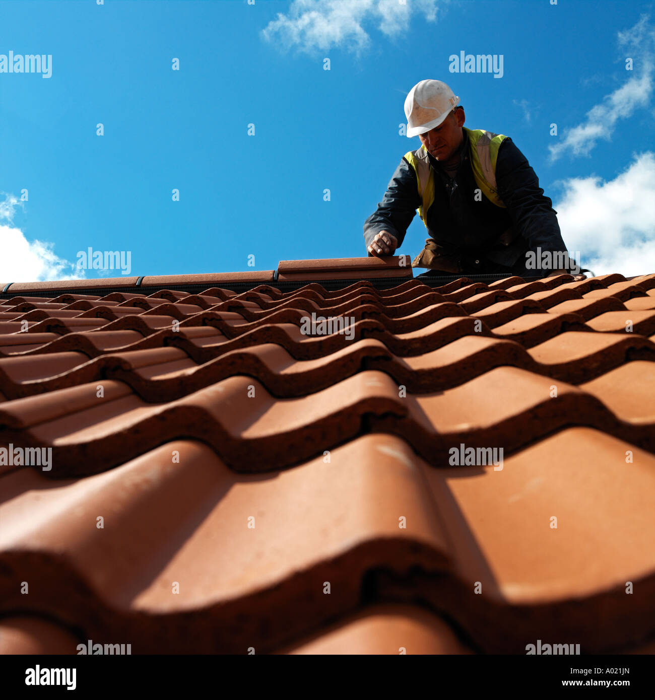 Dynamic moment construction hi-res stock photography and images - Alamy