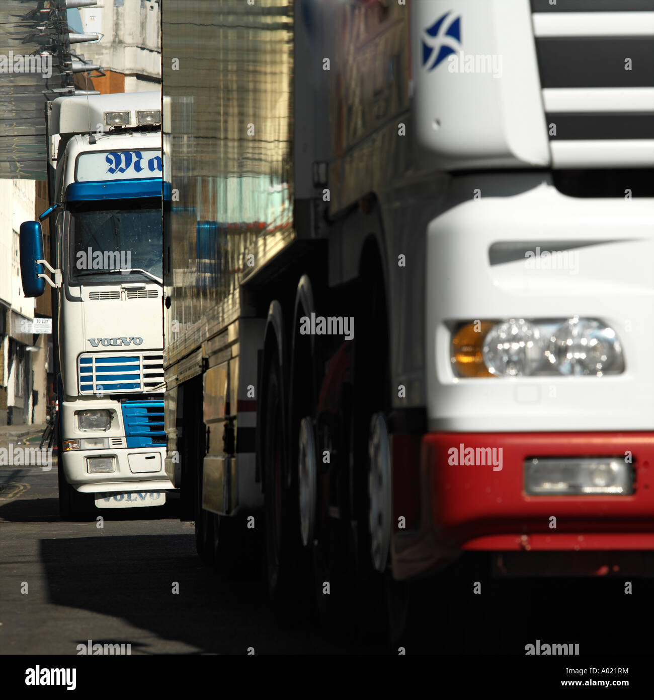 Articulated lorries queue up at Smithfield Meat market Central London ...