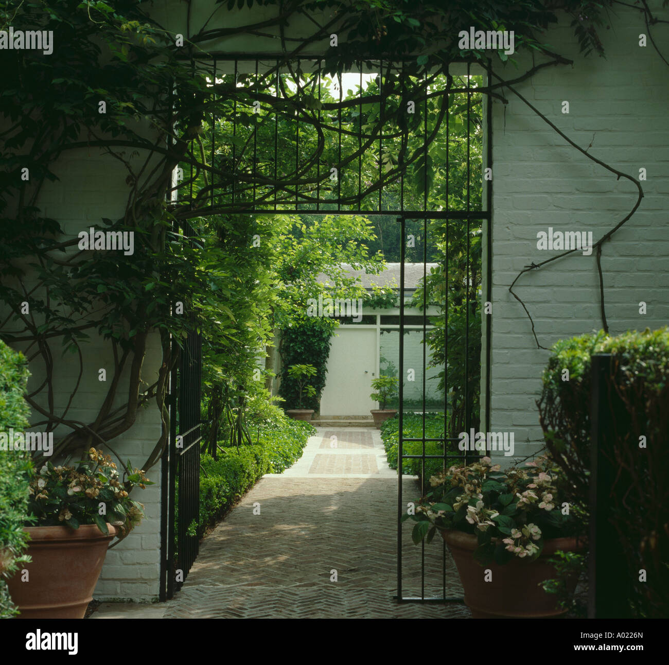 Open gates hi-res stock photography and images - Alamy