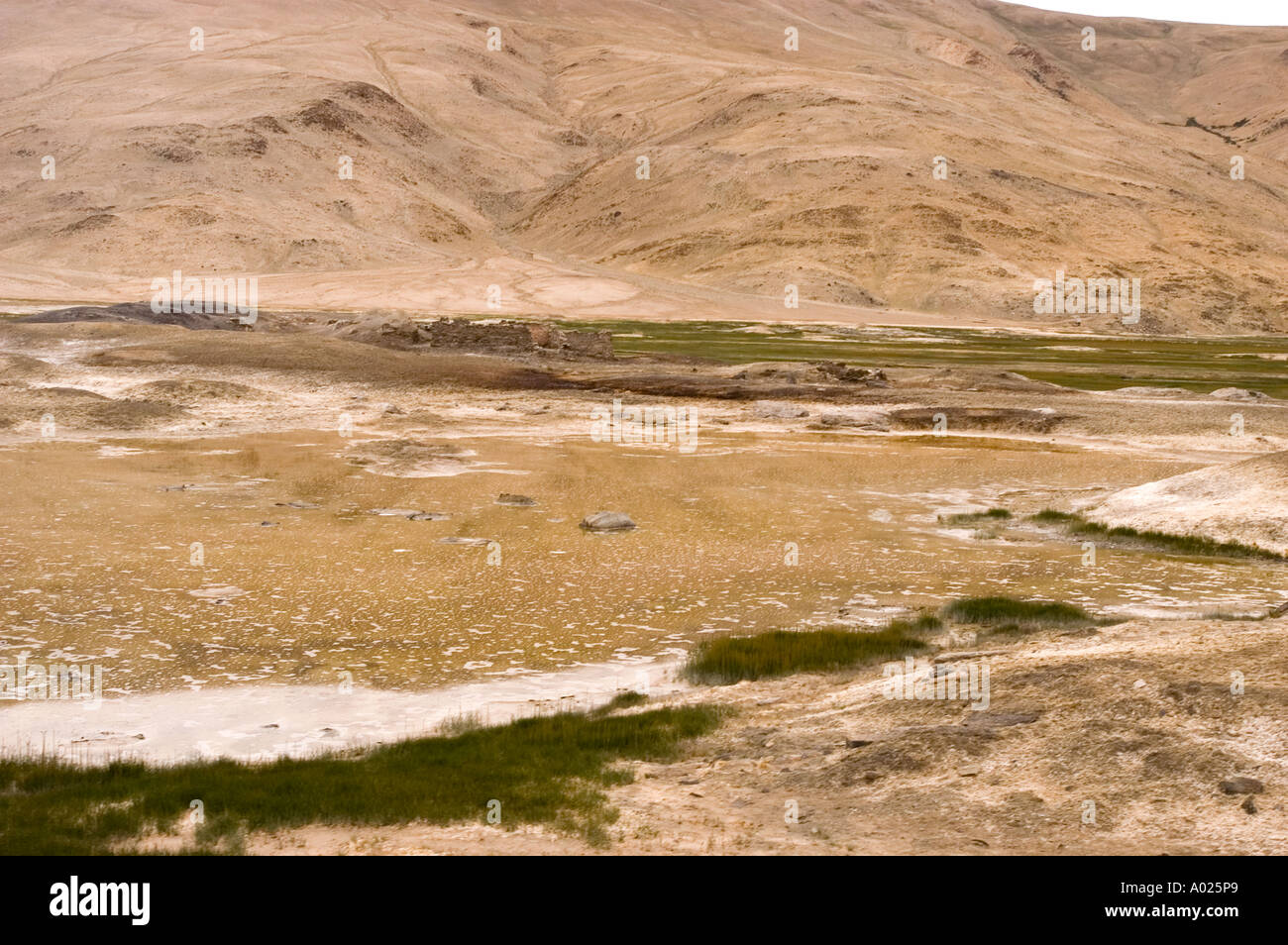 Arid sulphur desert terrain and mountains in Rupshu Valley, Ladakh ...