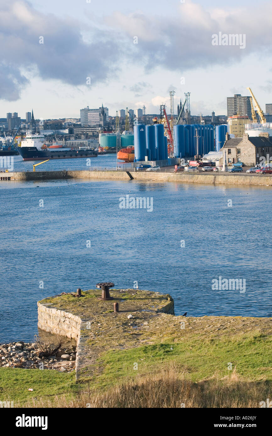 Aberdeen city harbour and dock facilities Port in the North-east of ...