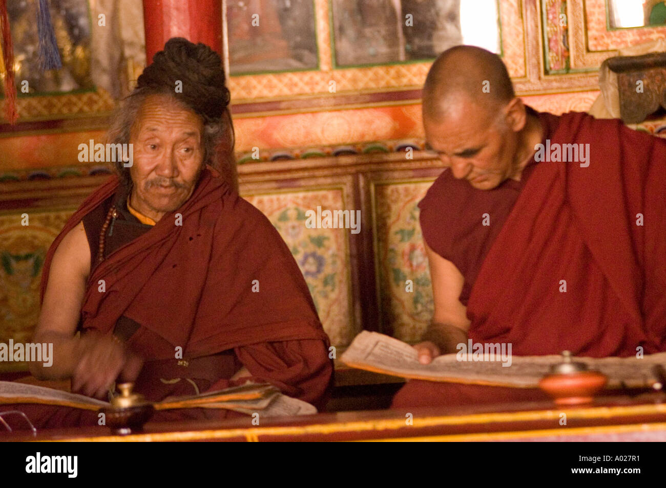 Yogi monk hi-res stock photography and images - Alamy