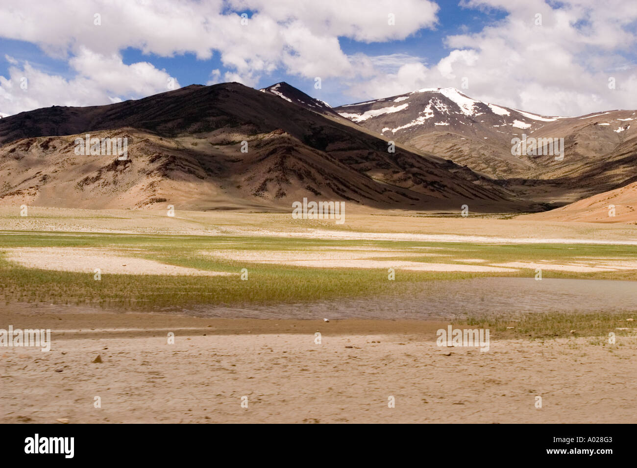 Scenic view of high altitude desert panorama in Rupshu valley Ladakh ...