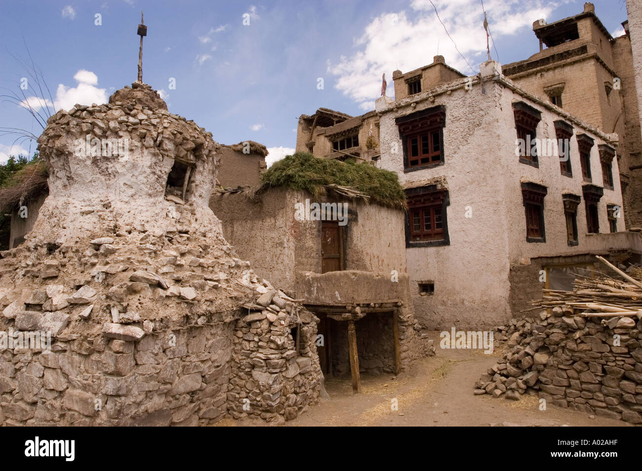 Old stupa and traditional clay home buildings in Alchi heritage village ...