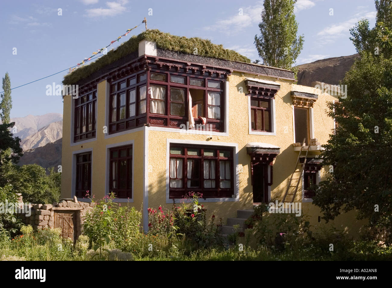 Facade traditional ladakhi house hi-res stock photography and images ...