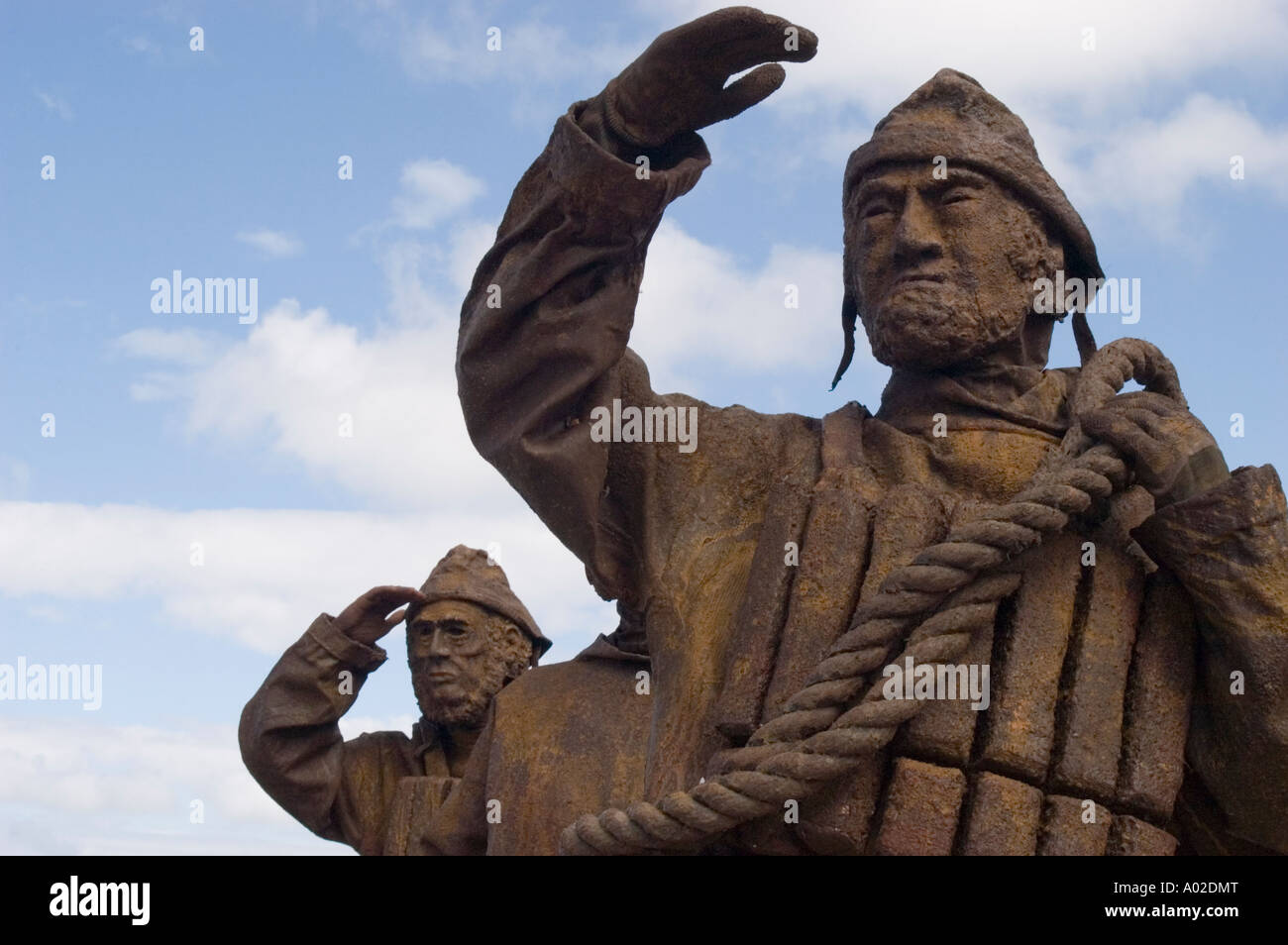 Moving statues hi-res stock photography and images - Alamy