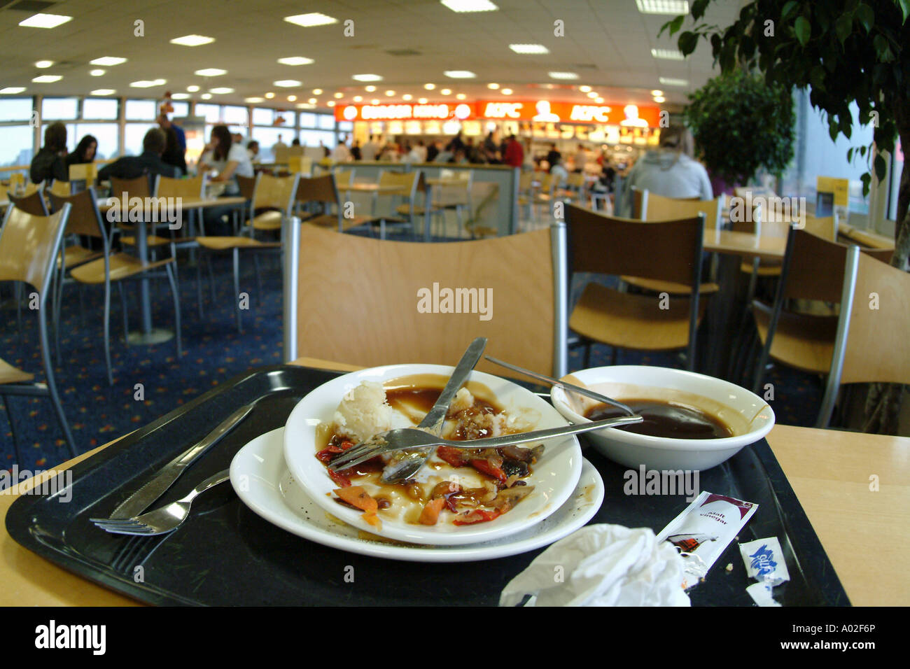 Uncleared restaurant table hi-res stock photography and images - Alamy