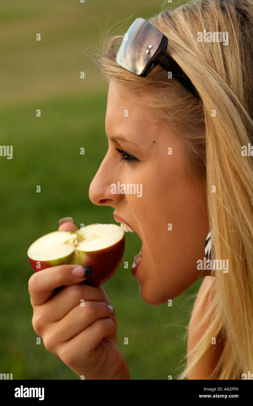 Bite in the head hi-res stock photography and images - Alamy