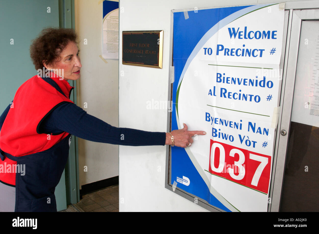 Voting precinct 37 hi-res stock photography and images - Alamy