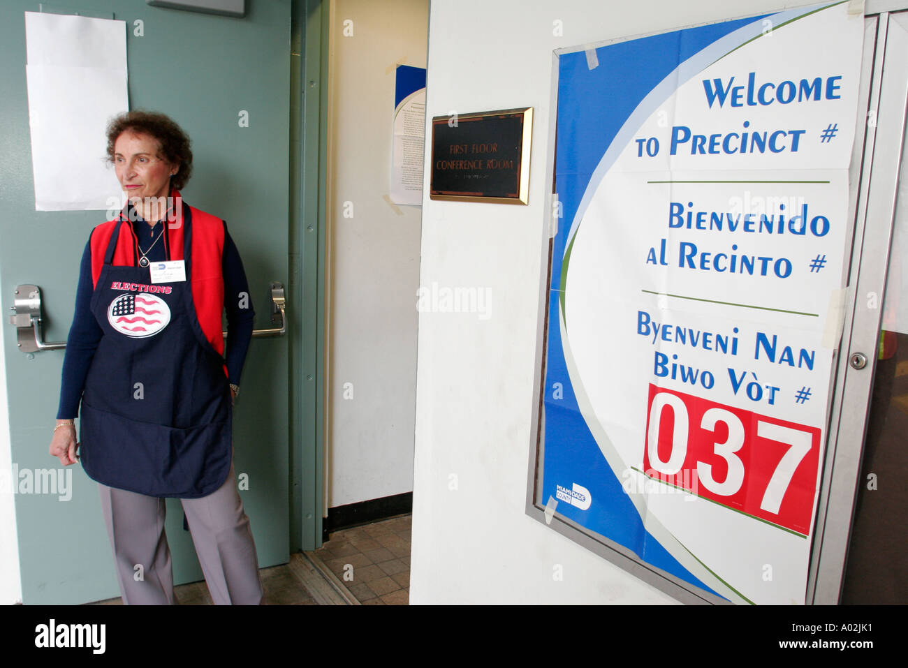 Voting precinct 37 hi-res stock photography and images - Alamy