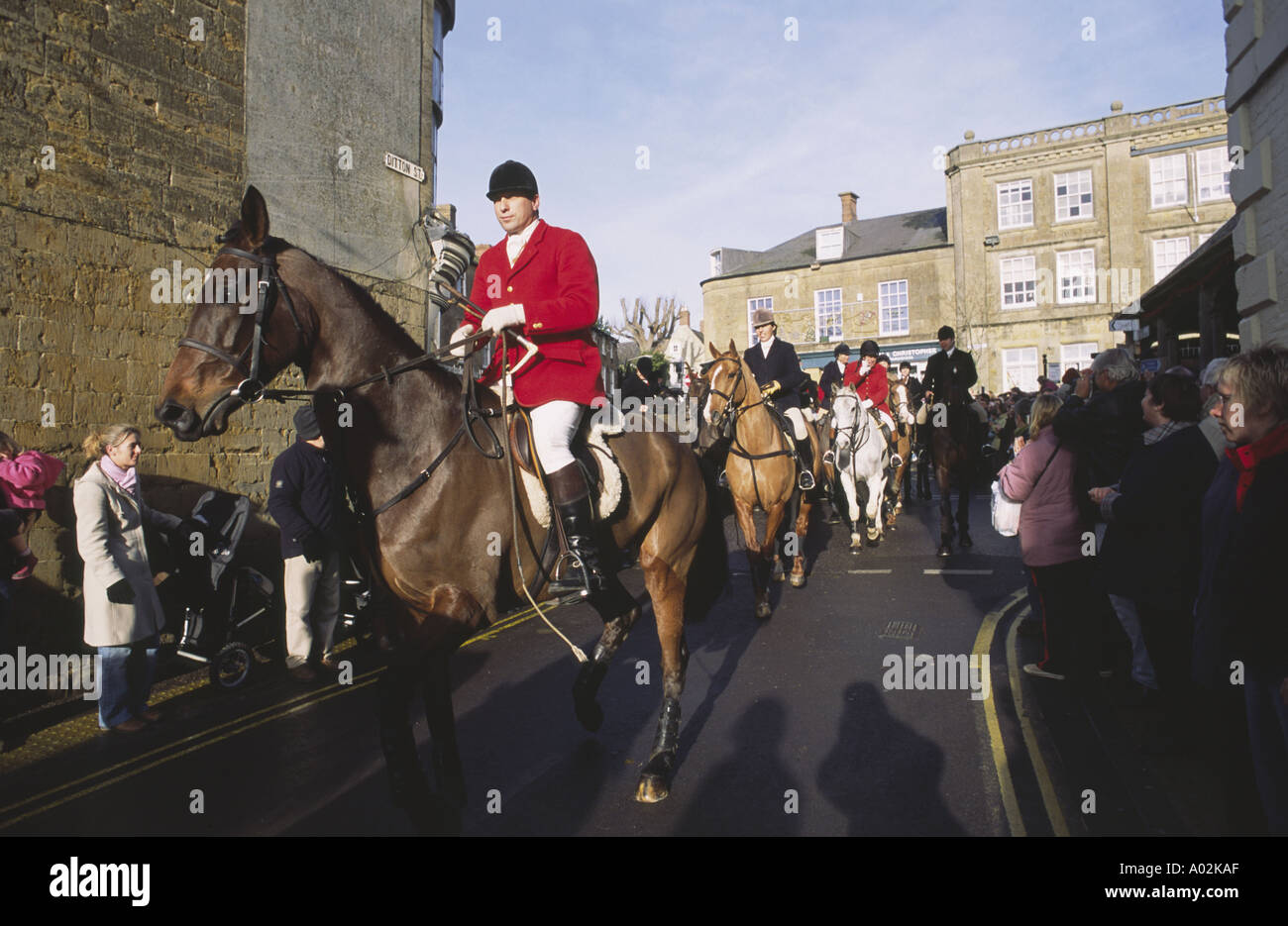 Riders gather for a fox hunt in Somerset Stock Photo - Alamy