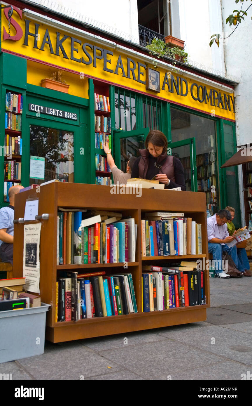 Book shop exterior hi-res stock photography and images - Alamy