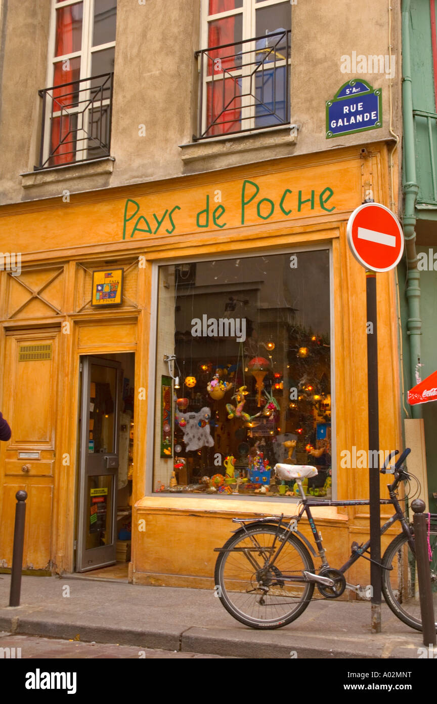 Parisian shop front hi-res stock photography and images - Alamy
