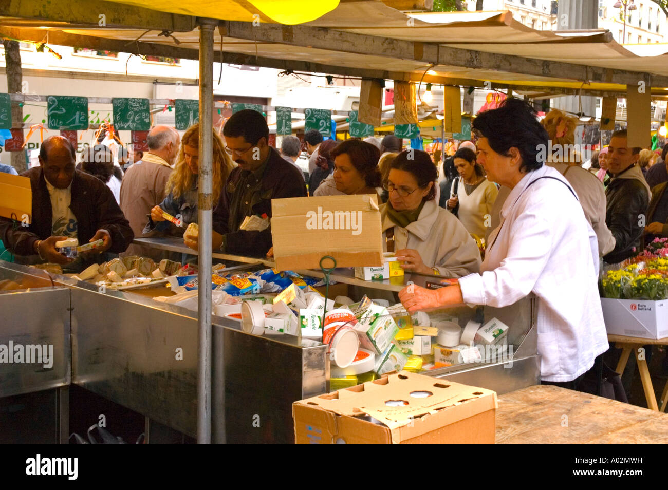 Place barbes paris hi-res stock photography and images - Alamy