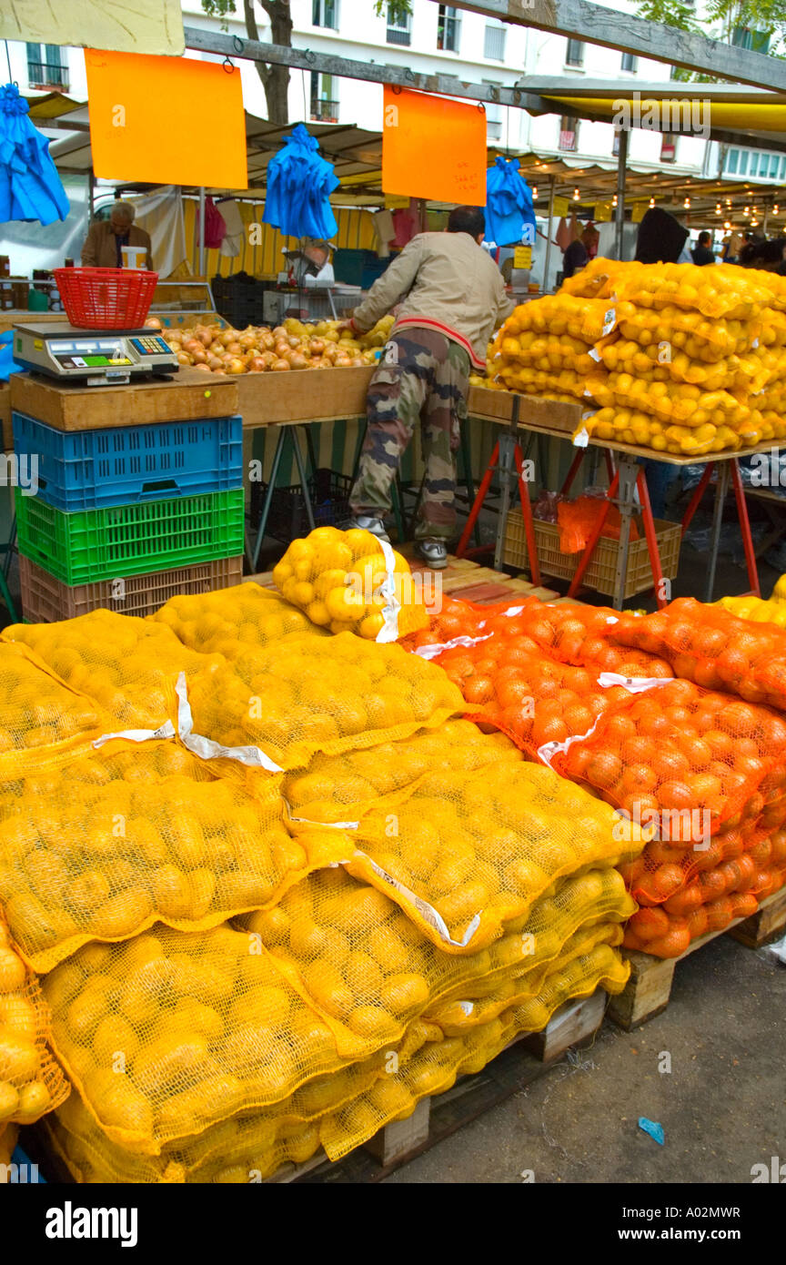 Paris man onions hi-res stock photography and images - Alamy
